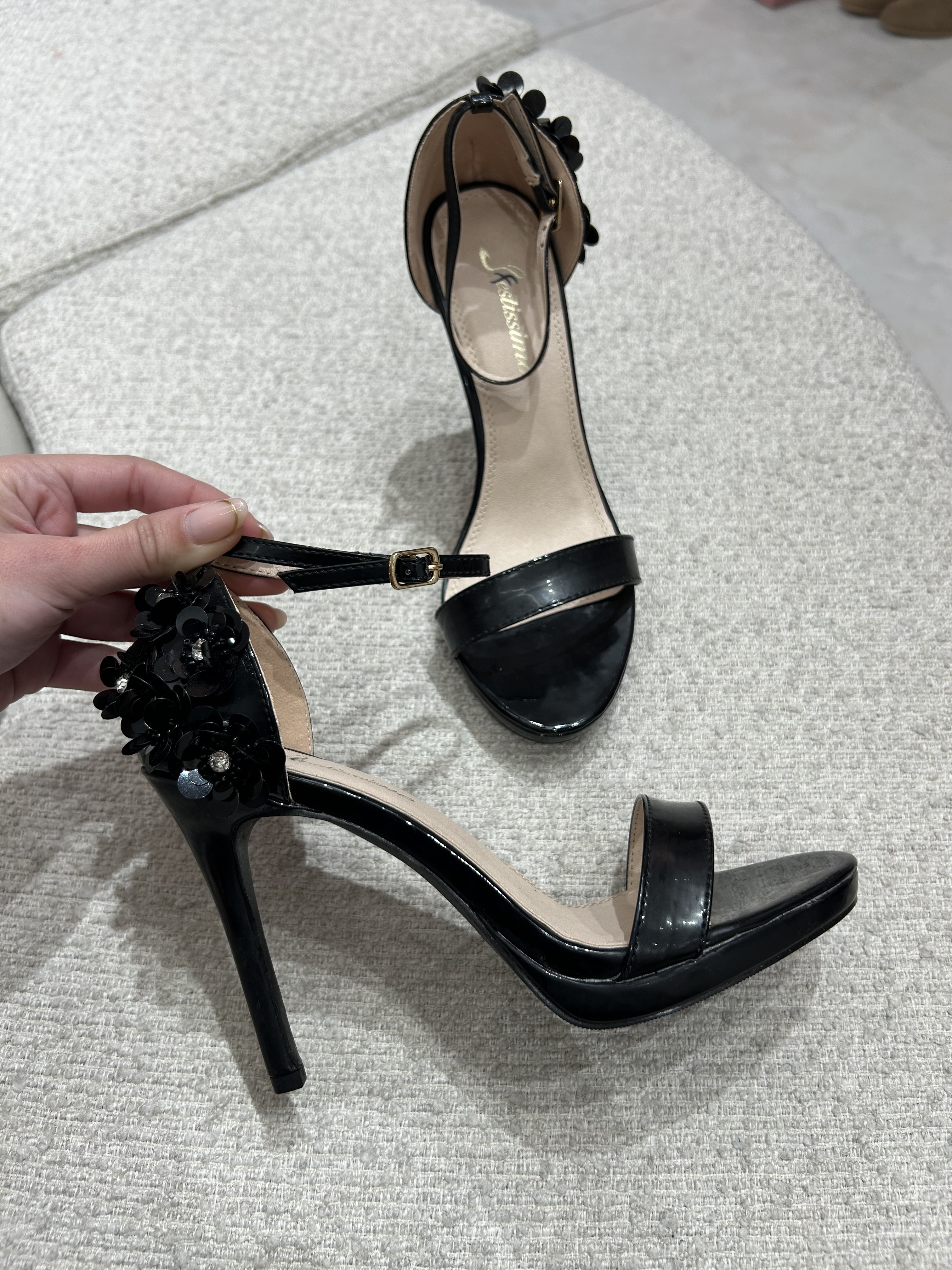 Black Friday 2025 em Buganco: Descontos em vestidos de festa - Buganco